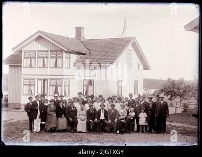A residential building, 5 people. Eriksson Stock Photo - Alamy