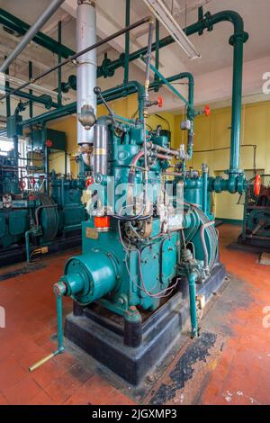 Kelvin Diesel Model K2 engine showing crank case and cylinder ...