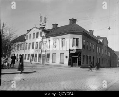 Carl Liljefors, neighborhood Edda, Svartbäcksgatan 37, Uppsala 1900 ...