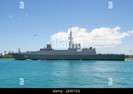 Singapore Navy guided-missile frigate RSS Steadfast Stock Photo - Alamy