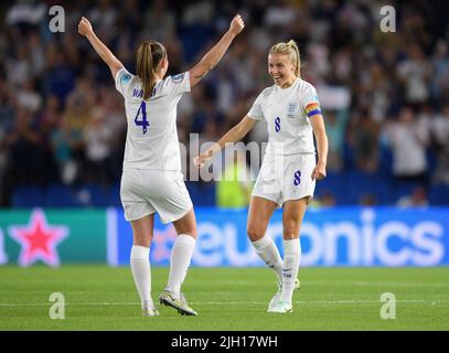 (R) Leah Williamson of England celebrate the victory during the UEFA Women's EURO Switzerland ...