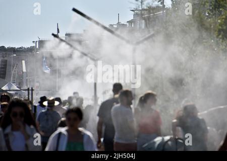 Wave on the port of Marseille Stock Photo - Alamy