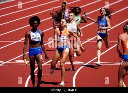 Eveline Saalberg (Netherlands). 4x400 relay race women Gold Medal ...