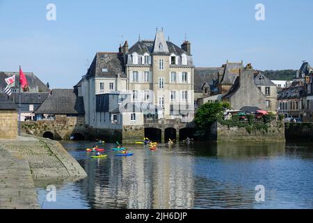 Pont de Rohan bridge built with houses over the river Elorn, Landerneau ...