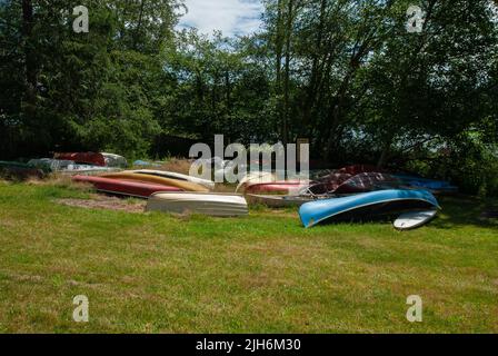 Boats at Magic Lake, North Pender Island, British Columbia, Canada ...