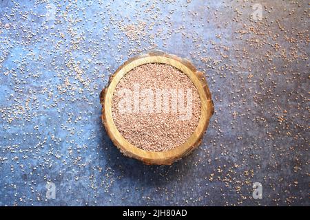 Raw broken dried Matta red parboiled rice Stock Photo - Alamy