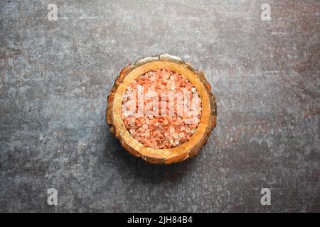 Raw whole Himalayan pink rock salt Stock Photo - Alamy