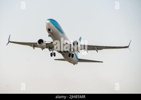 TUI Take Off Runway 08 Bournemouth Airport Stock Photo - Alamy