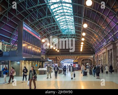 The Grand Concourse of Sydney Central Station Stock Photo - Alamy