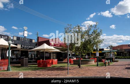 Beaudesert town centre, rural Queensland, Australia. War Memorial and ...