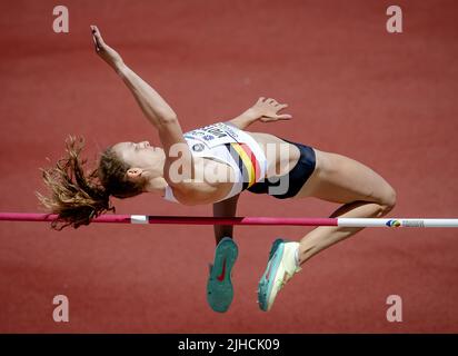 EUGENE - Noor Vidts (BEL) in action during the heptathlon shot put on ...