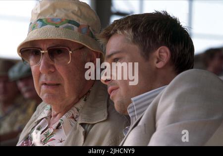 OCEAN'S ELEVEN, Carl Reiner, Brad Pitt, 2001, (c) Warner Brothers ...