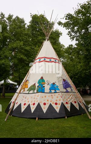First Nation Teepee Stock Photo - Alamy