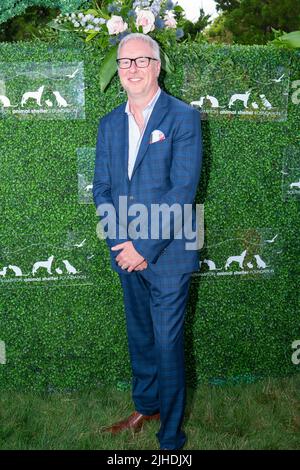 Ian Duke attends the Southampton Animal Shelter Foundation ...