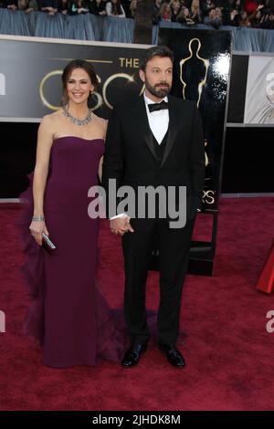 Jennifer Garner (Best TV Actress for Drama Series) poses in the ...