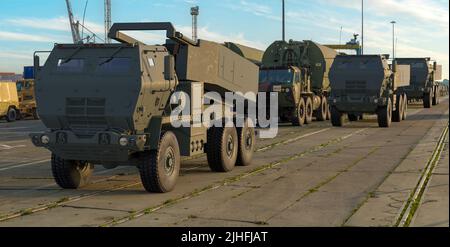 Lockheed Martin M142 High Mobility Artillery Rocket System (HIMARS ...