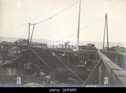 Massachusetts - Graves. Temporary wharf Stock Photo - Alamy