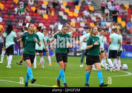 Referees Stephanie Frappart, Manuela Nicolosi, Solenne Bartnik and ...