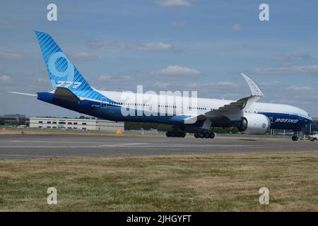 BOEING 777-9X AT FARNBOROUGH INTERNATIONAL AIRSHOW. THIS NEW VARIANT ...