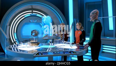 THE ORVILLE: NEW HORIZONS, Blesson Yates (center), 'A Tale of Two Topas ...