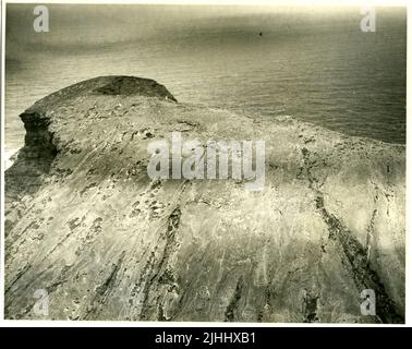 HI - Kaula Rock. Kaula Rock Light Station, Hawaii. North side of tower ...