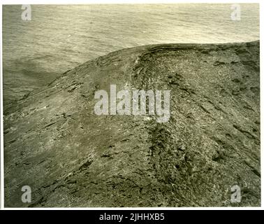 HI - Kaula Rock. Kaula Rock Light Station, Hawaii. Hand line along ...