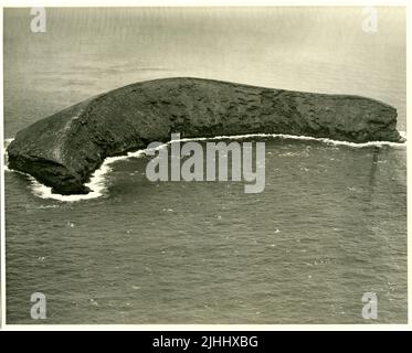 HI - Kaula Rock. Kaula Rock Light Station, Hawaii. North side of tower ...