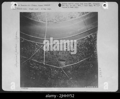 Tokyo Palace Area - Night Raid - 26 May 1945 Stock Photo - Alamy