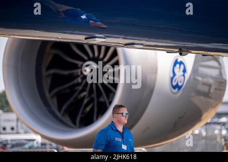 Boeing 777x Engine Stock Photo - Alamy