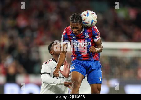 Tayo Adaramola (41) of Crystal Palace wins the header Stock Photo - Alamy