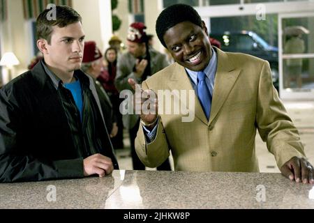 GUESS WHO Ashton Kutcher, Bernie Mac Date: 2005 Stock Photo - Alamy