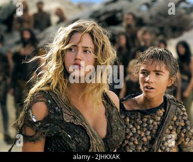 ESTELLA WARREN, LUKE EBERL, PLANET OF THE APES, 2001 Stock Photo - Alamy