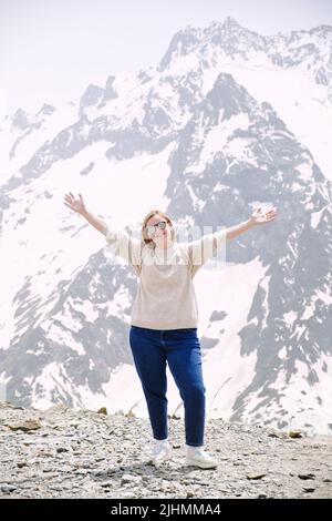 Mountain with snow top in hands Stock Photo - Alamy