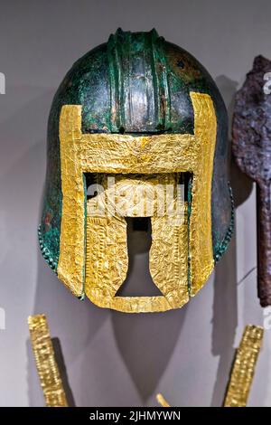 The golden burial masks and armors of ancient Macedonian warriors, are ...