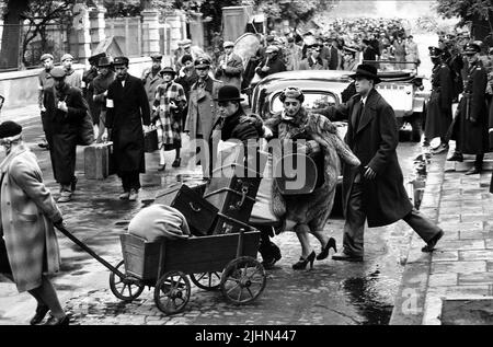 HOLOCAUST SCENE, SCHINDLER'S LIST, 1993 Stock Photo - Alamy