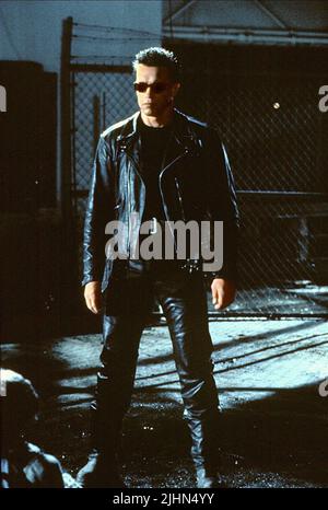 TERMINATOR 2: JUDGMENT DAY 1991 TriStar Pictures film with Arnold ...