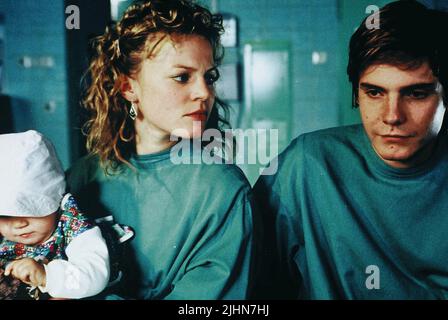 DANIEL BRÜHL, MARIA SIMON, GOOD BYE LENIN!, 2003 Stock Photo - Alamy