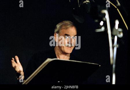 SHREK 2, JOHN CLEESE, 2004 Stock Photo - Alamy