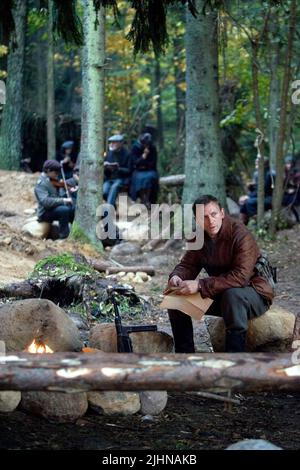 DANIEL CRAIG, DEFIANCE, 2008 Stock Photo - Alamy