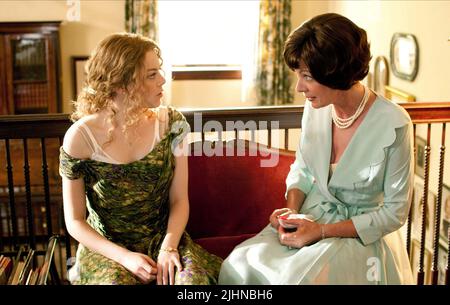 EMMA STONE, ALLISON JANNEY, THE HELP, 2011 Stock Photo - Alamy