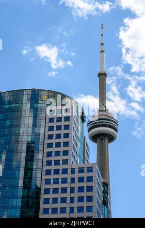 A tall office block in Toronto, Canada Stock Photo - Alamy