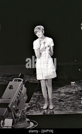 CILLA BLACVK UK pop singer on Ready, Steady,Go ! in 1966 Stock Photo ...