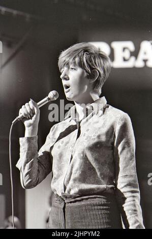 CILLA BLACVK UK pop singer on Ready, Steady,Go ! in 1966 Stock Photo ...