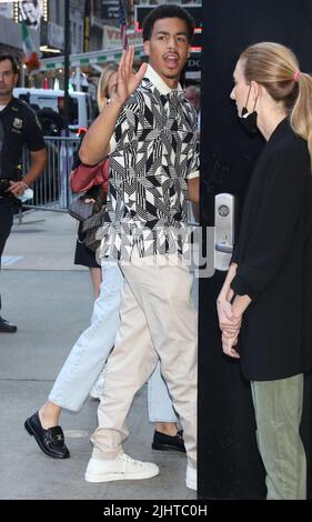 Katie Holmes, Marcus Scribner And Yara Shahidi At Good Morning America ...