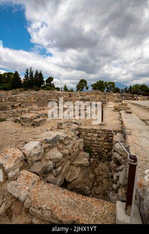 archaeological remains and buildings of the minoan temple and palace at ...