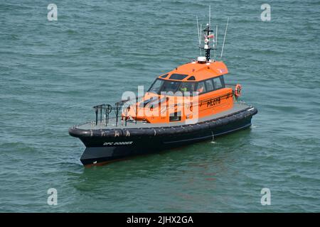 The DPC Dodder, Dublin harbour pilots new boat, delivered in March 2022 ...