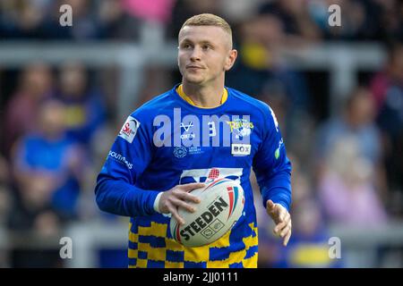 Harry Newman #3 of Leeds Rhinos inspects the pitch before the Betfred ...