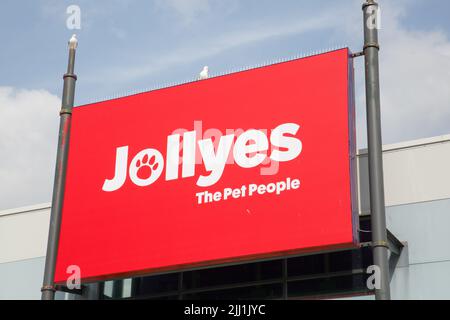 Jollyes Pet store signage Stock Photo - Alamy