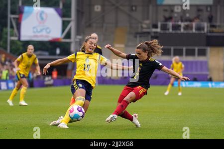 Sweden's Johanna Rytting Kaneryd (left) and England's Alex Greenwood in ...
