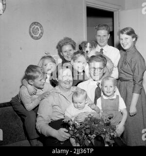 The Skarp family, Norra Ås road 29.11 December 1954 Stock Photo - Alamy
